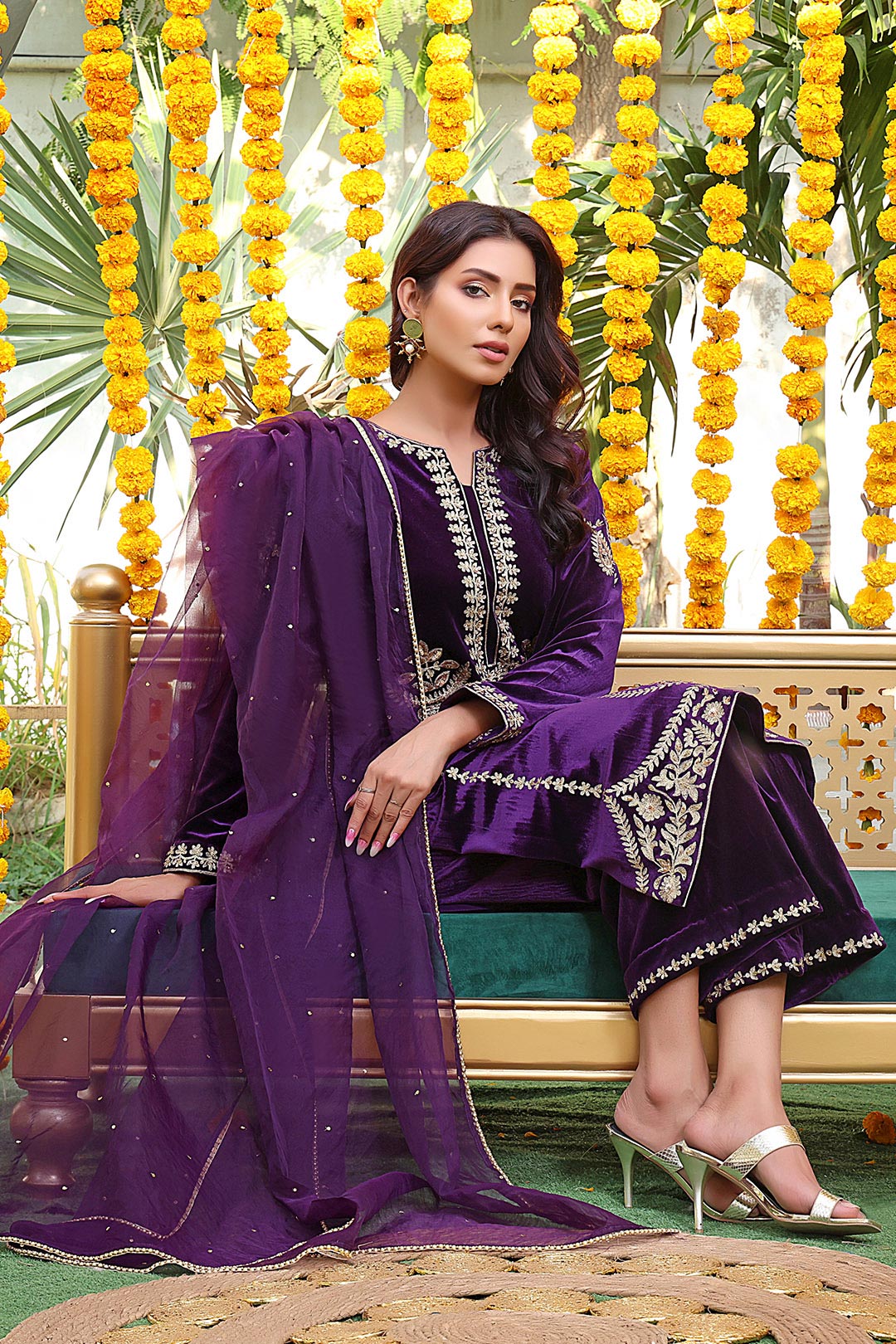Handwork Zari Embroidered Velvet 3pc Suit | ZEENAT | S202223 – SANA'S